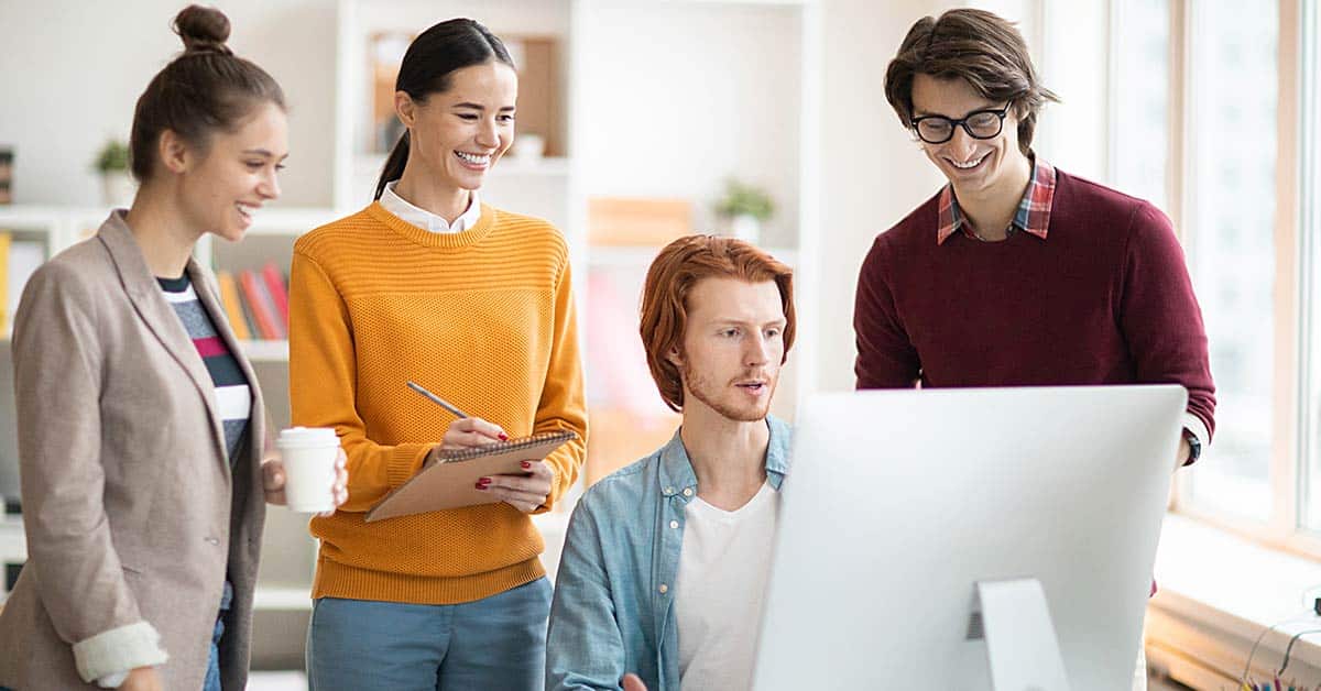 Outsourcing: qual é o profissional que deve contratar? - Helyo